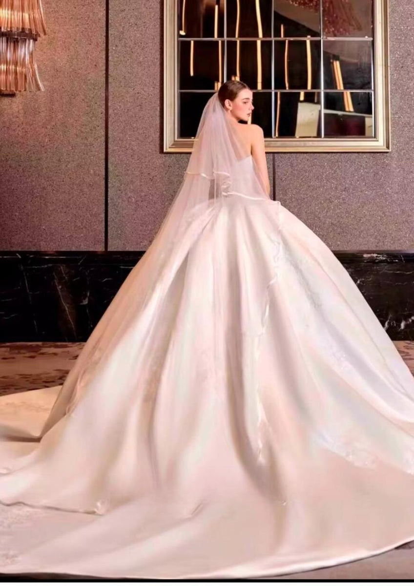 Arus & lillian 2024033 – Gowns Store